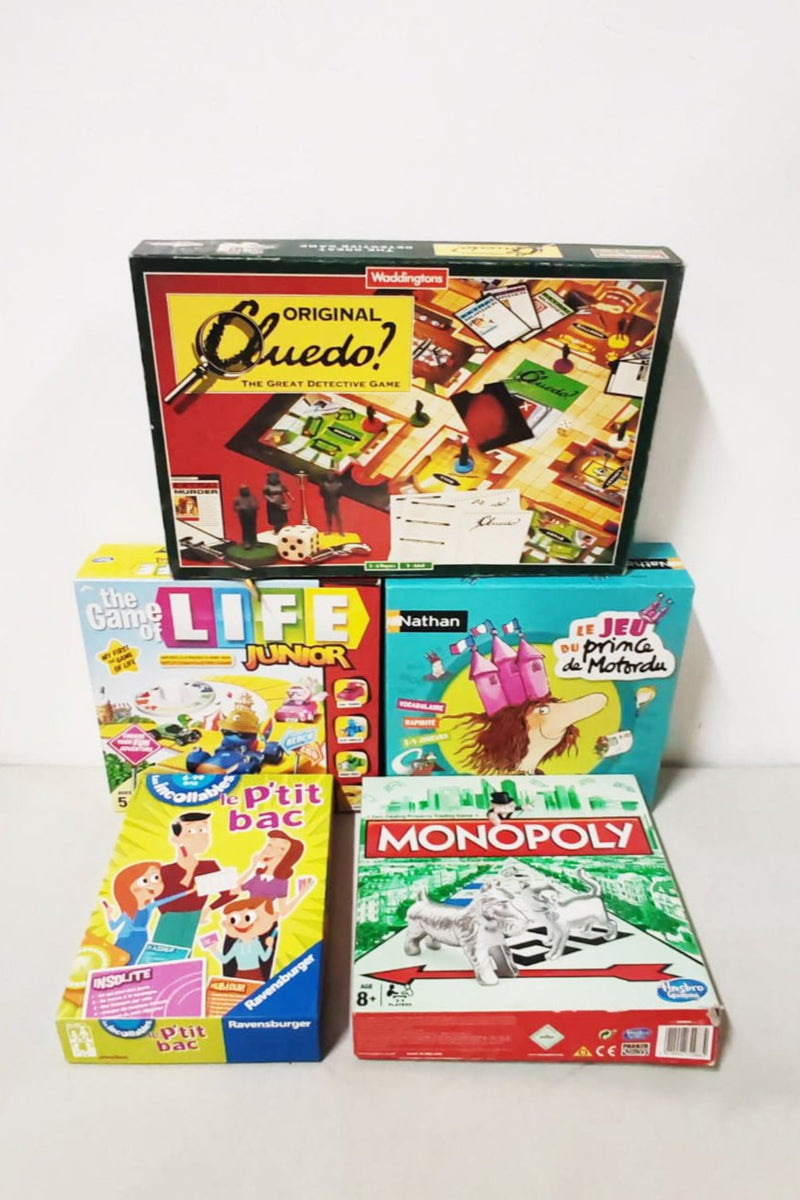 Bundle of Board Games – ProppedUpRentals