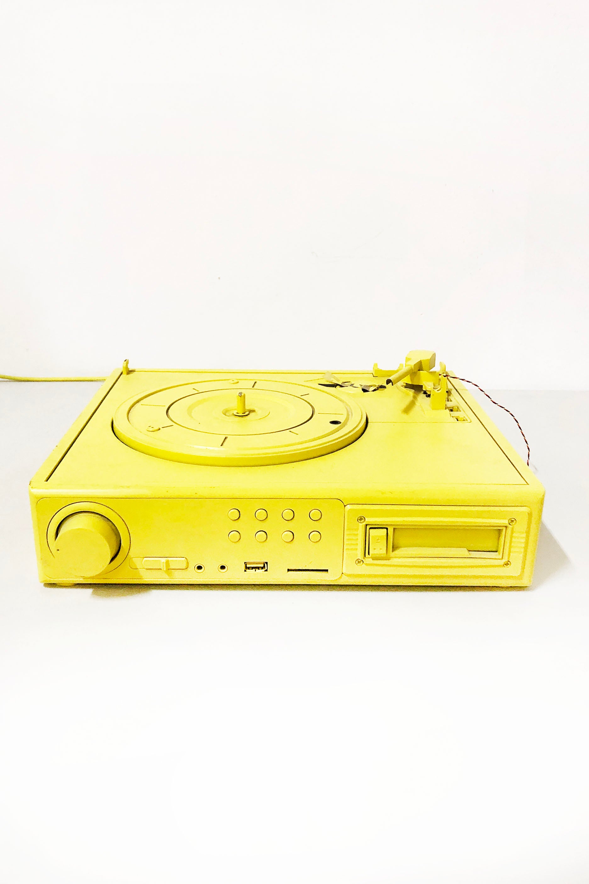 Yellow Vintage Record Player – ProppedUpRentals