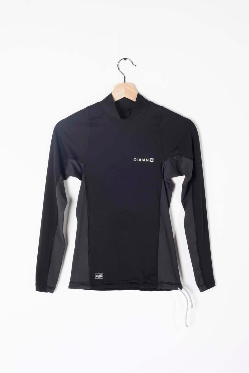 Long-Sleeved Black Rash Vest – ProppedUpRentals