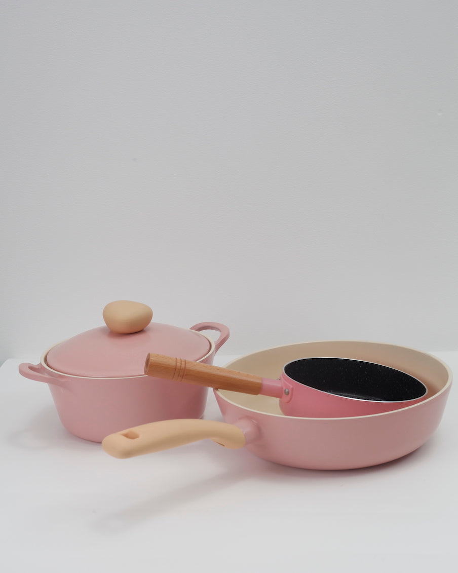 Dusty Pink Cooking Pot Set – ProppedUpRentals