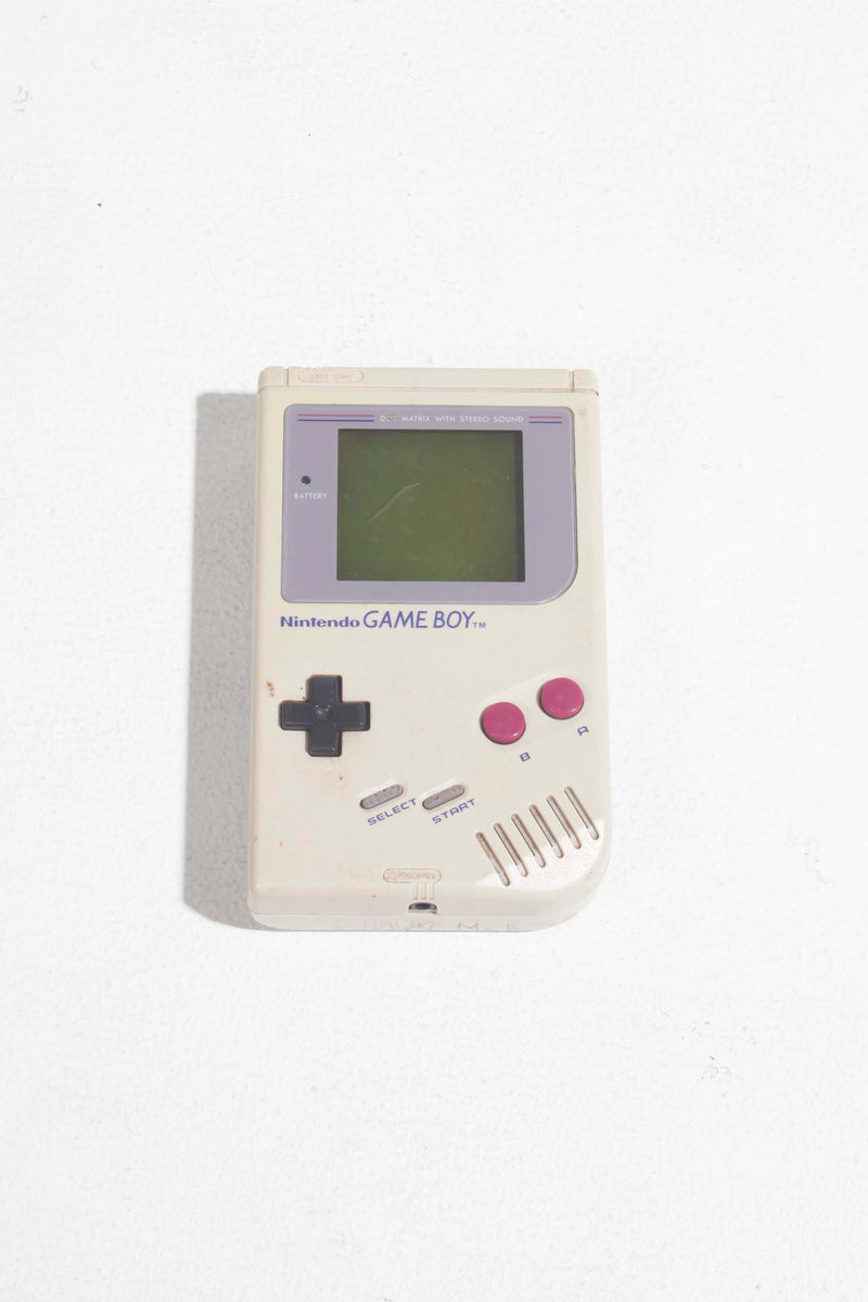 Nintendo Game Boy (1989) – ProppedUpRentals