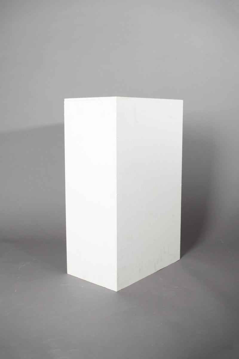 White Box Plinths (set of 4) – ProppedUpRentals